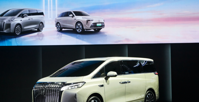 2023上海车展丨高山DHT-PHEV首发，建起魏牌新能源大六/七座双旗舰_腾讯新闻