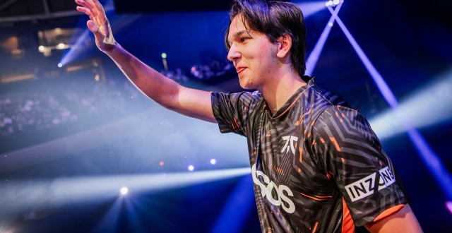 Leo因健康问题选择休息，FNC引入年轻小将Hiro首发_腾讯新闻