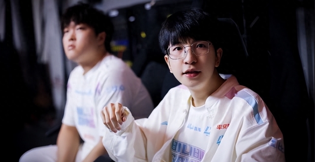 S13：BLG有惊无险击败FNC！Bin世界赛赛单场MVP次数，追平JKL！_腾讯新闻