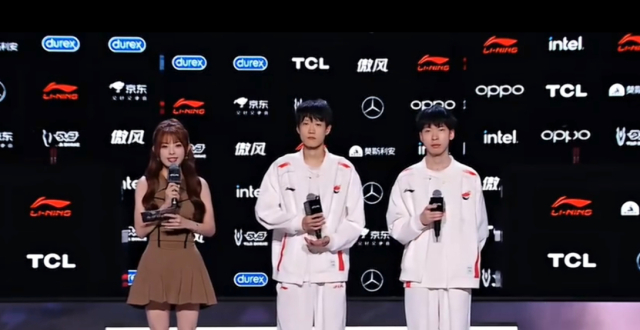 “LPL香克斯双重否定Knight”火了，MSI争夺战，Uzi公开S8内幕_腾讯新闻