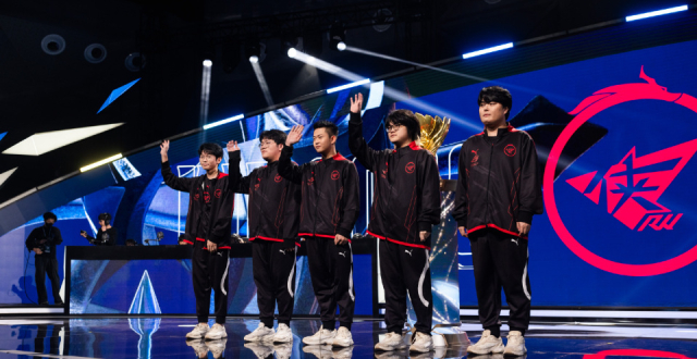 RW侠零封KSG豪取五连胜，AG领跑A组，Hero占据C组头名_腾讯新闻