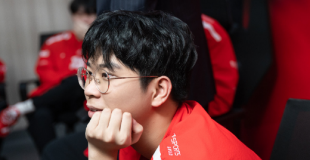 LPL四强赛Xun离谱失误上热搜，TES上单创新梗，发表情能排眼？_腾讯新闻