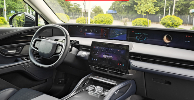 全系4驱，2.0T＋8AT，261马力，30岁开上就算成功！_腾讯新闻