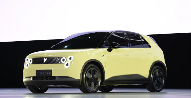 Firefly萤火虫内饰简约，小型身材预售14.88万飘了？续航420公里_腾讯新闻