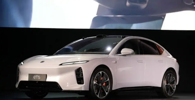 新款蔚来ET5加量不加价，能否转化宝马i3的用户？_腾讯新闻