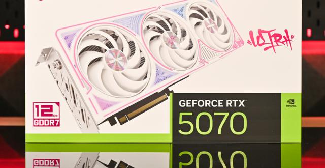 中高端显卡亦有高光出彩：iGame GeForce RTX 5070 Ultra W OC 12GB首发评测_腾讯新闻