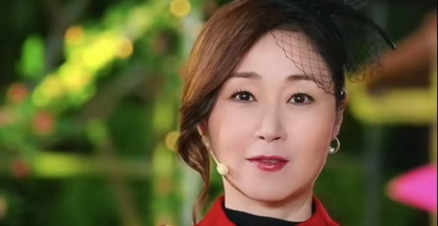 TVB“43寸长腿女神”罕见现身，被赞颜值更胜从前，如今过世外桃源生活_腾讯新闻