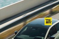 回头率爆表！红旗EH7上市：续航最高820公里，零百3.5秒_腾讯新闻