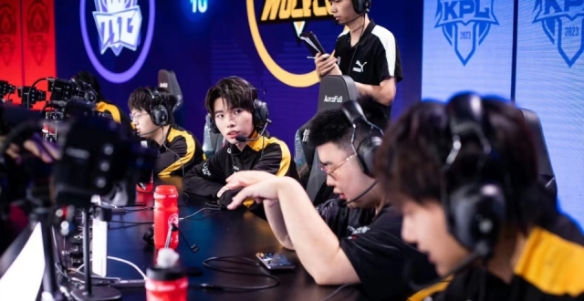 狼队3-1eStar，保S稳了！Hurt即将登场，对阵AG上演谢幕之战_腾讯新闻