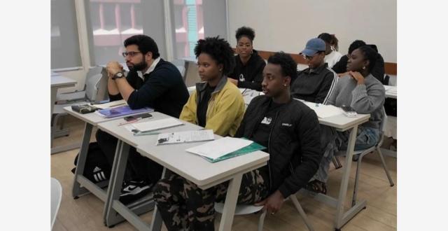 外眼看澳门丨葡语国家留学生：青春梦想从澳门启航_腾讯新闻