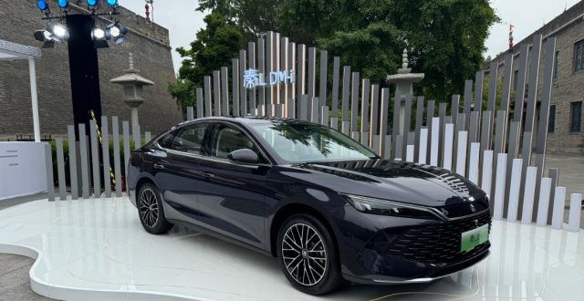 秦L/海豹06 DM-i上市，2.9L油耗、2000KM续航送合资车最后一程_腾讯新闻