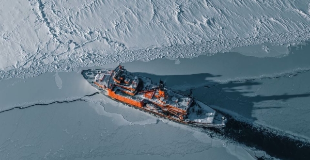 美国要造3艘破冰船，北极航道开通在即，各方博弈愈发激烈_腾讯新闻