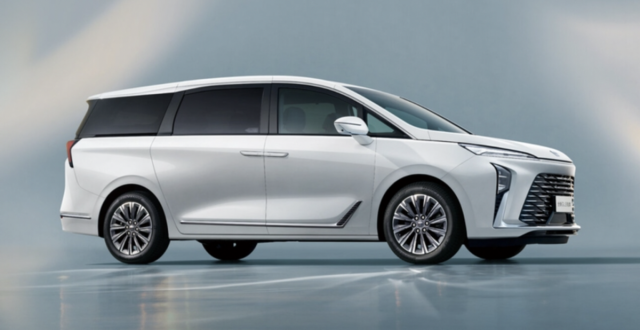 别克GL8陆尊上市，便宜7.8万，果然是MPV的大哥_腾讯新闻