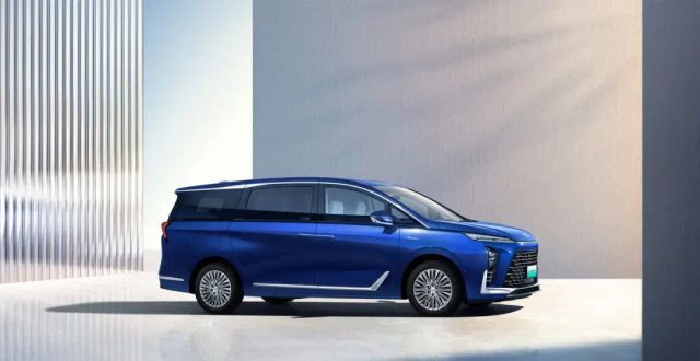 能超越GL8的只有绿牌GL8！1370km续航，售价35.99万~41.99万元_腾讯新闻