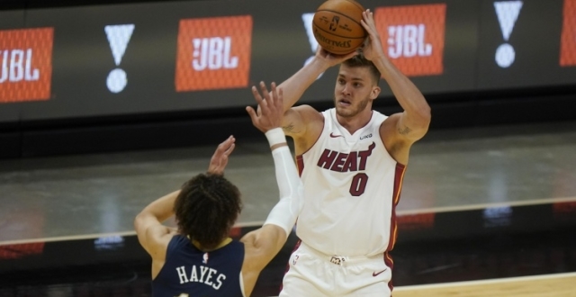 Woj：迈尔斯-莱昂纳德回归NBA 与雄鹿签下10天合同_腾讯新闻