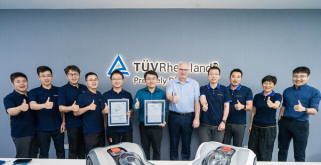 TÜV莱茵为来飞智能割草机颁发欧盟CE-MD符合性证书及北美cTUVus证书_腾讯新闻