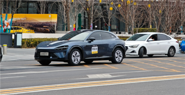 新车：OPPO和小米汽车合作；小米YU7续航信息公布；理想i8纯电SUV曝光；阿维塔07 Pro+上市；零跑B10内饰公布_腾讯新闻
