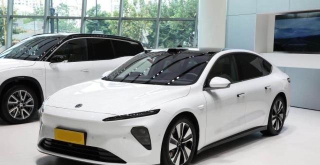 50万级别到底选谁，蔚来ET7 VS 凯迪拉克CT6，对比后就明白了_腾讯新闻