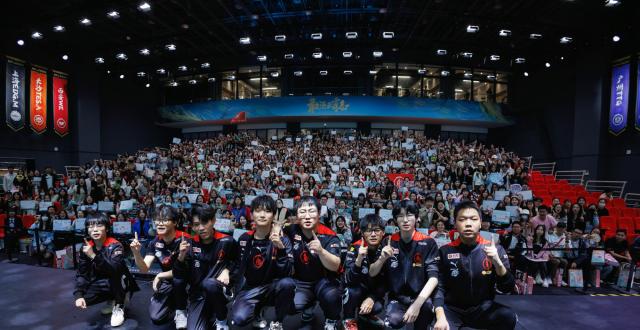 AG让一追三战胜EDGM，猫神壶神首发，初一爱笑齐登场_腾讯新闻