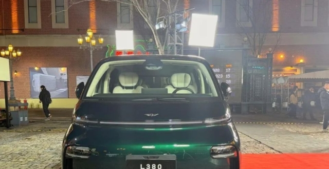 陆地空客，吉利银河翼真L380售29.99万起_腾讯新闻