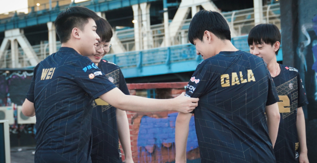 RNG朱开重返EDG？前LPL教练发声，Lwx或告别FPX_腾讯新闻