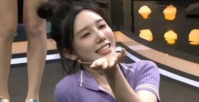 GEN斩断T1十二连胜，坐稳联赛第一；Imp觉得强的AD选手，LPL只有一人，uzi和deft都不在名单里！_腾讯新闻