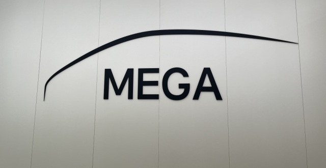 理想汽车刘杰：20万以上新能源市场今年将出现三强，包括理想和问界_腾讯新闻