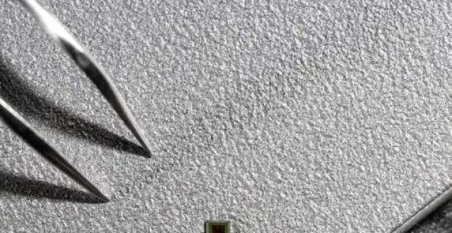 研究员开发高性能小型化脑机接口MiBMI，准确率达91％_腾讯新闻