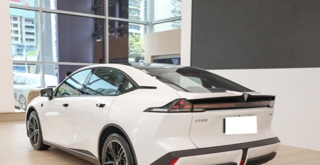 售价20.99万元，长安深蓝SL03新车型正式上市，你会买单吗？_腾讯新闻