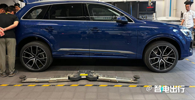 奥迪新Q7国内实拍！4S店：7月上市，现款降价16.5万清库存_腾讯新闻