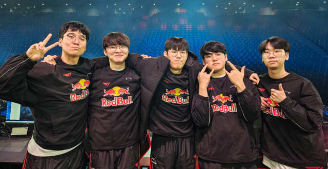 T1的核心不是Faker！T1的BP和复盘都是选手做，教练负责补漏_腾讯新闻