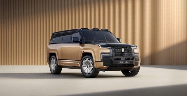 仅130万！仰望U8L鼎世版预售，5.4米的移动行宫登场_腾讯新闻