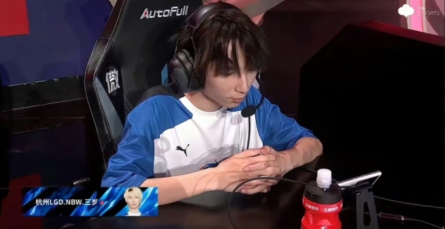 hero轻取LGD，小落惨遭星痕军训，少了CAT后群龙无首打得很乱_腾讯新闻