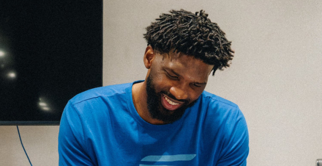 名记谈恩比德续约提及哈登，恩比德新赛季想进总决赛，3点成关键_腾讯新闻