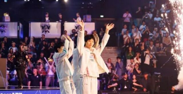 模仿训练！ON偷Keria英雄池，HLE被BLG打散Peanut被曝退役_腾讯新闻