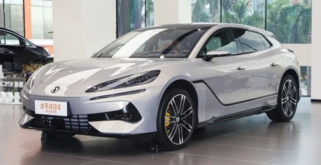 腾势Z9/Z9 GT开启预售！33.98万起，三电机加持+后轮转向...比帕美还香？_腾讯新闻