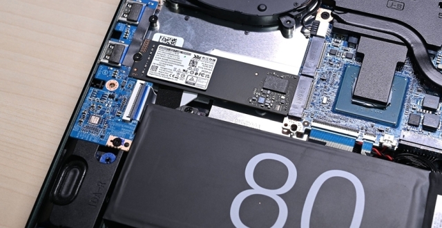 助力机械革命耀世15 Pro发挥高性能 长江存储PC411固态硬盘评测_腾讯新闻