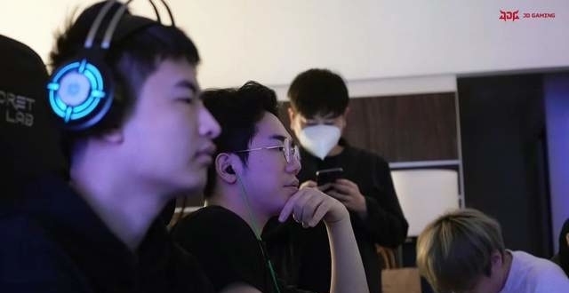 S12小组赛LPL迎来地狱难度，JDG或轻取首胜，RNG或惨败GenG_腾讯新闻