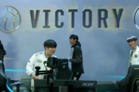 IG光速平推对手，莽夫20分钟碾压100T取胜，打出S8世界小组赛最快比赛记录_腾讯新闻