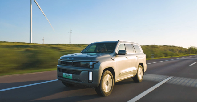 增程动力的硬派SUV，售价25.98万元起，北京BJ60雷霆正式上市_腾讯新闻