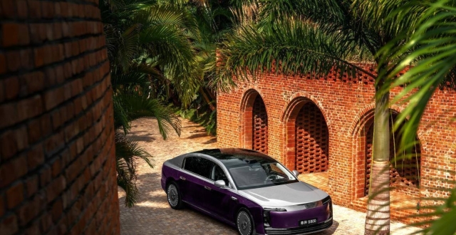 鸿蒙智行尊界S800上市，华为ADS 4.0赋能，70.8万起_腾讯新闻