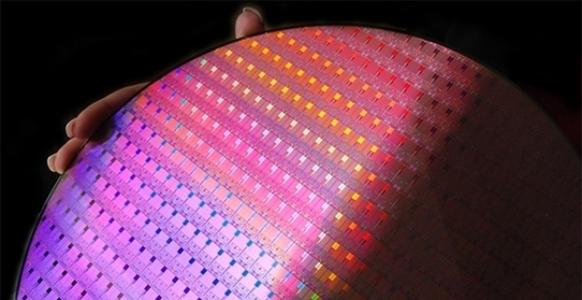 摩尔定律物理极限 台积电要研发1nm工艺：一台光刻机就要30亿_腾讯新闻