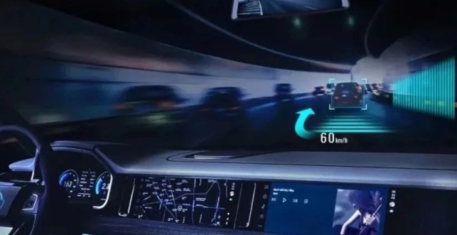 价格战开打！技术比拼升级，AR HUD“普及化”如何破局？_腾讯新闻