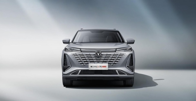 15万紧凑SUV如何选？第三代CS75PLUS给出五个回答_腾讯新闻