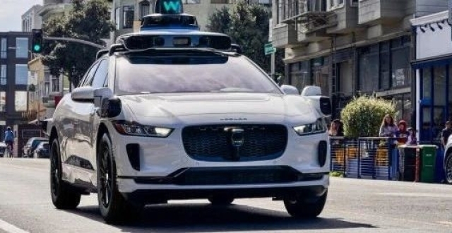 突发！Waymo宣布软件召回，L4级自动驾驶不确定性凸显_腾讯新闻