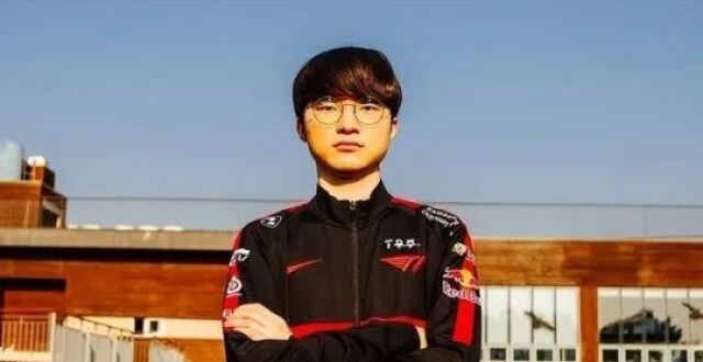 LPL战队评级RNG再获B+！Zoom看好老东家：JDG保底S赛四强_腾讯新闻