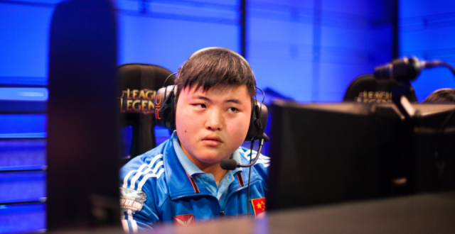 Uzi生涯效力队伍回顾：为RNG（皇族）效力时间最长_腾讯新闻