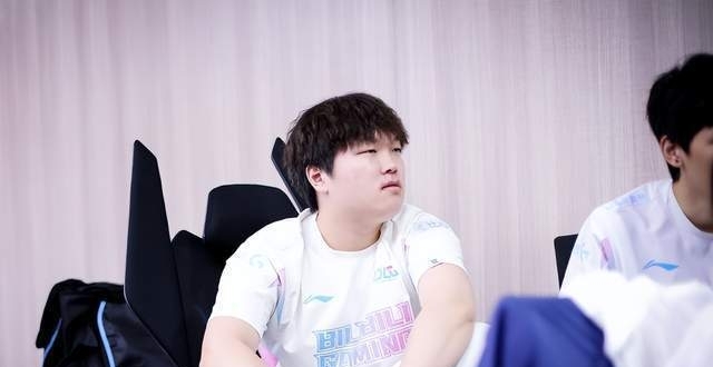 S13：BLG被锤麻了！Faker赛后信心爆棚“我们比LPL更好”！_腾讯新闻