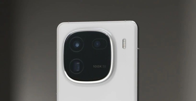 vivo更激进了！骁龙8Gen3+16GB+1TB+100倍变焦，仅4699元_腾讯新闻