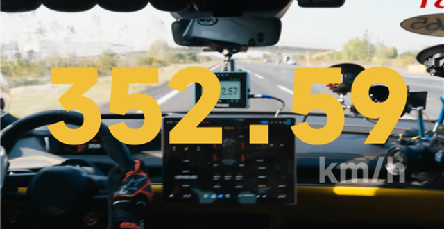 不输电影大片：第一视角感受下小米SU7 Ultra狂飙350km/h_腾讯新闻